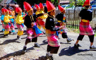 KESENIAN TARI INDONESIA: Tari Tradisional Sulawesi Selatan