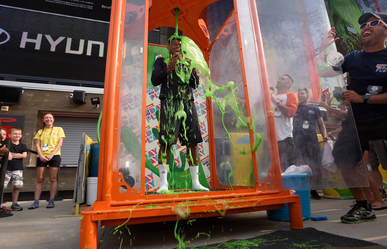 NickALive!: Nickelodeon Slimes JuJu Smith-Schuster and Santonio Holmes ...