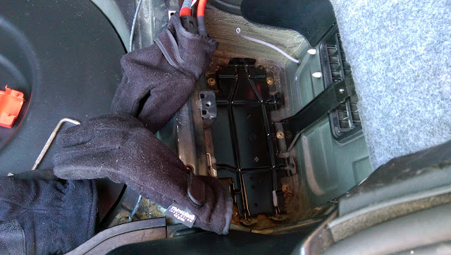 E46 Battery Replacement [Visual Guide]