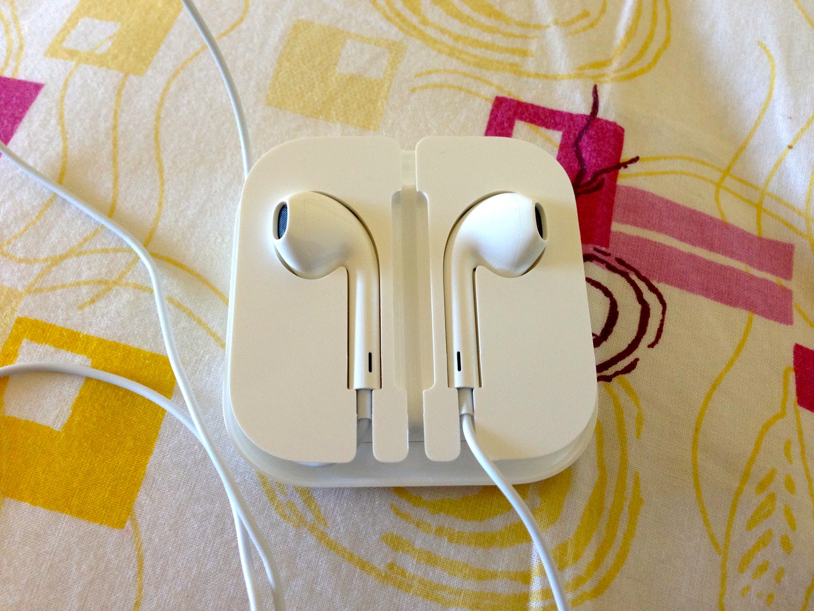 RNIT: How To Put Apple EarPods Back Into The Carrying Case