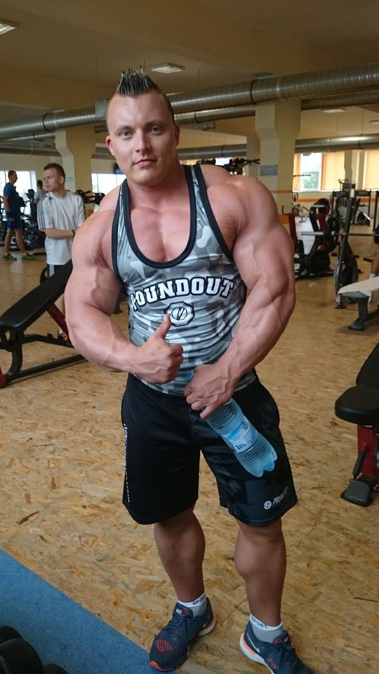 the beauty of male muscle: Tomasz