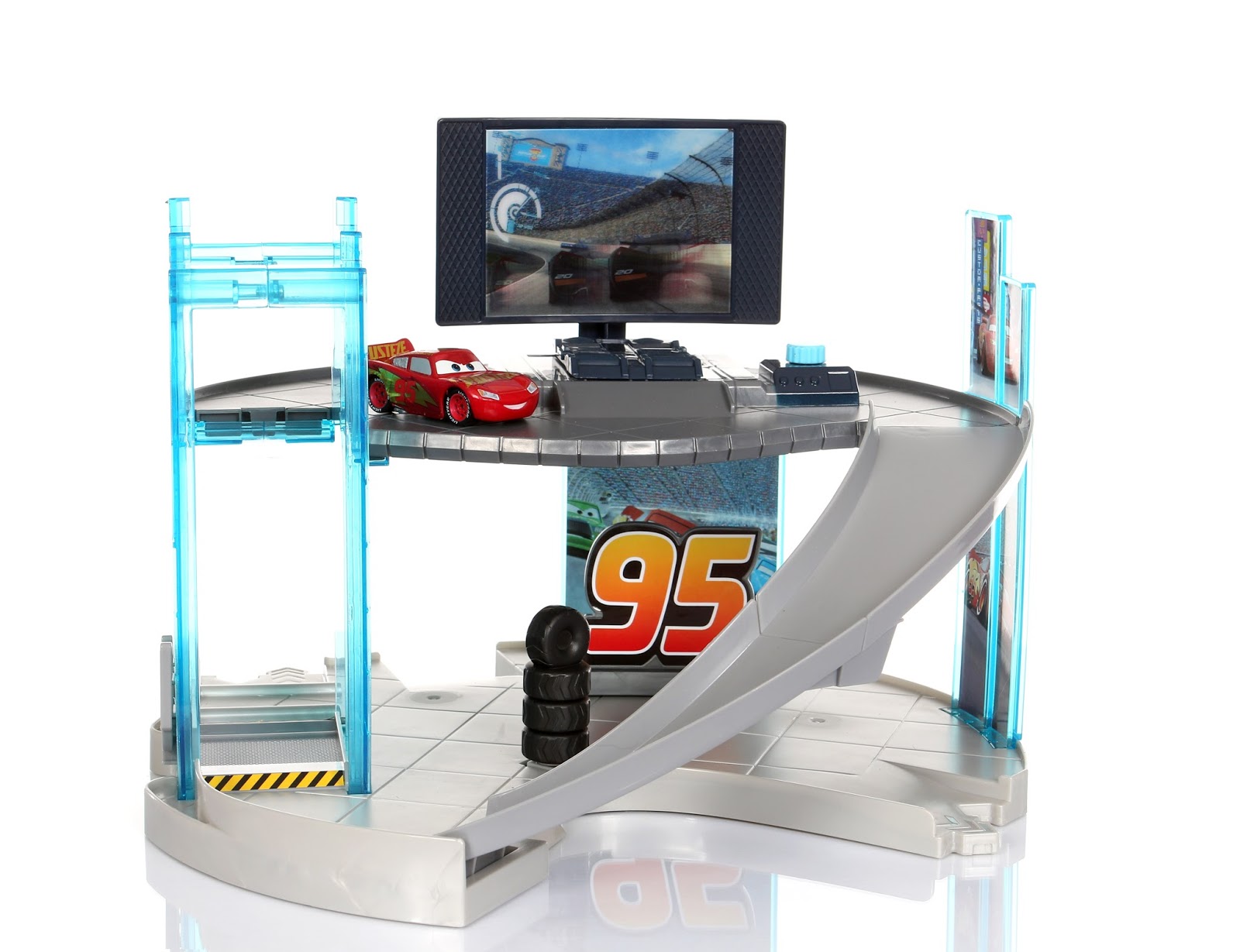 Dan the Pixar Fan: Cars 3: Rust-Eze Racing Center Playset (Target ...