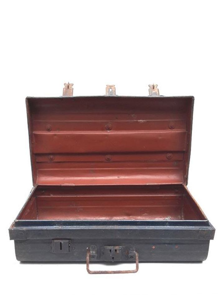 STUDIO ANTIQUE: VINTAGE METAL TRAVEL TRUNK - TAS - PETI - KOPER - KOPER ...