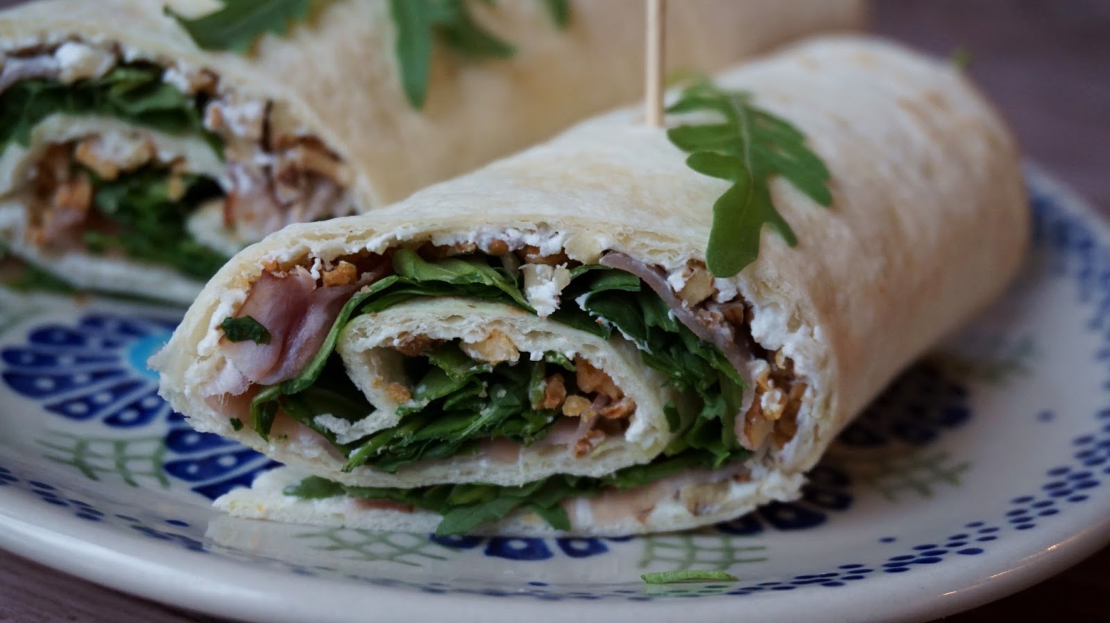 Pyry na Gaz: Wrapy z szynką parmeńską, orzechami i rukolą