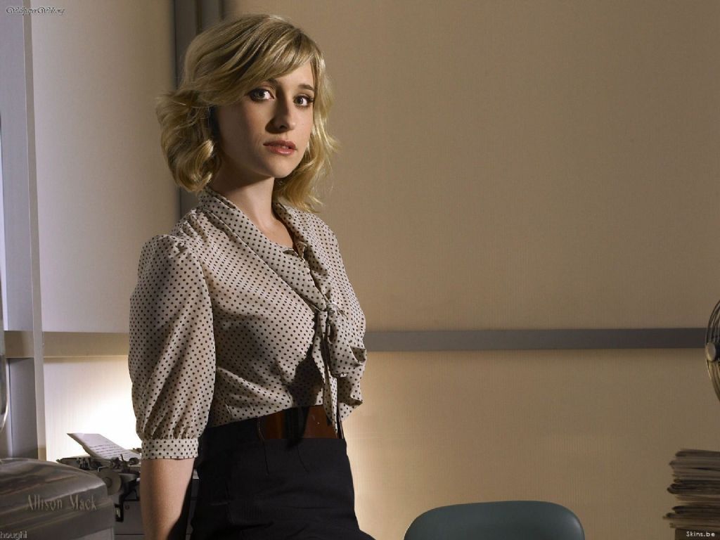 Allison Mack New Hot HD Wallpaper 2013 | Hollywood Universe