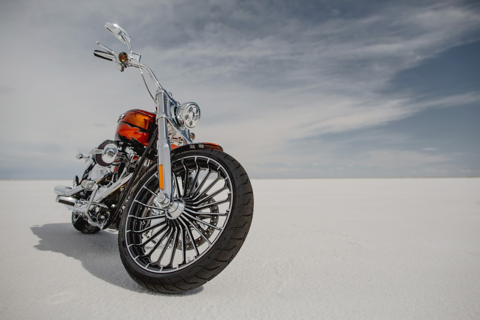 Racing Cafè: Harley-Davidson FXSBSE CVO Breakout 2014