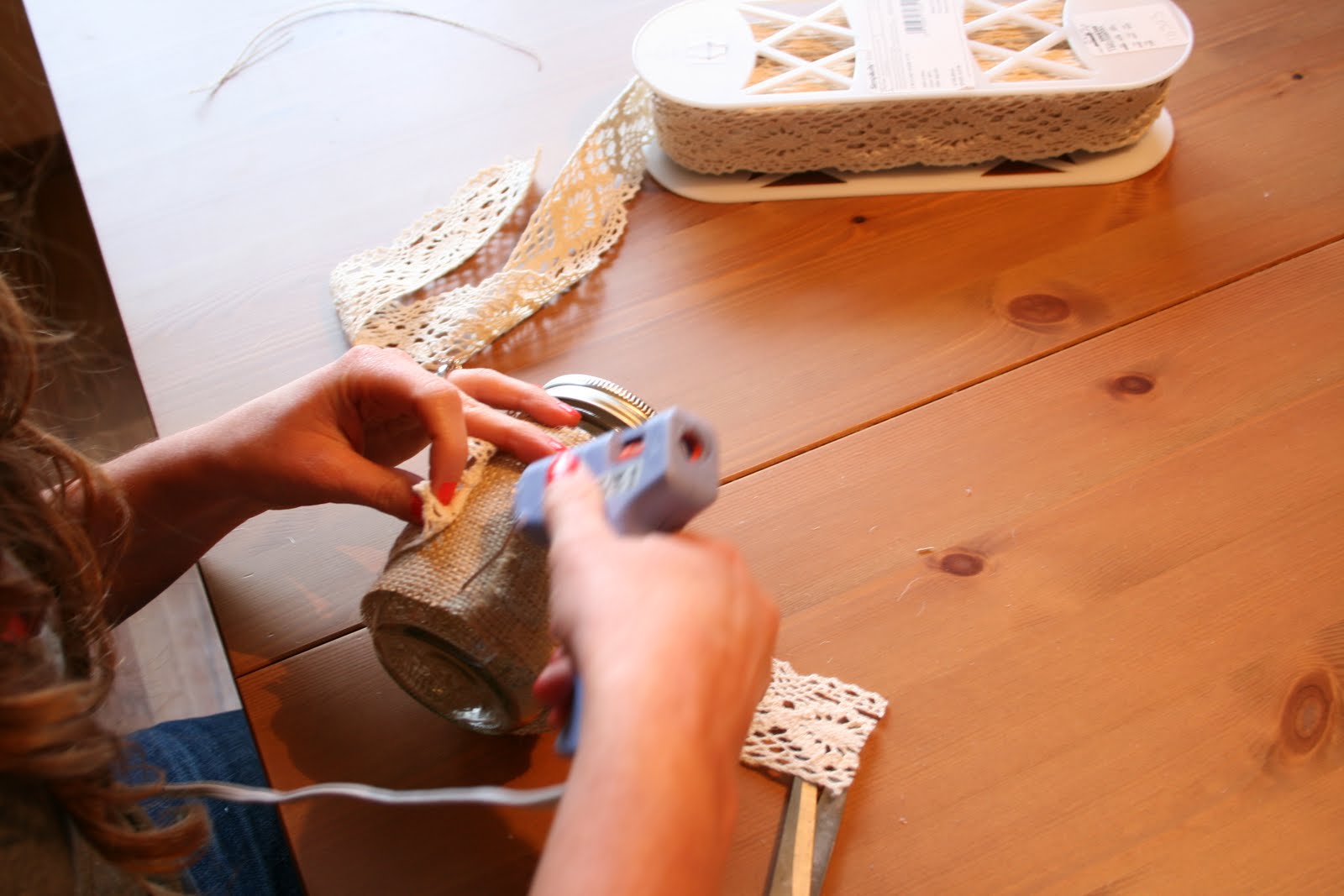 Burlap and lace table decor: Tutorial! / Create / Enjoy