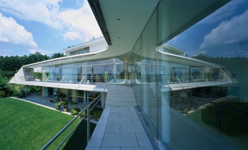 bedroom design blog: Wing-like Floating Platform Modern House Designs