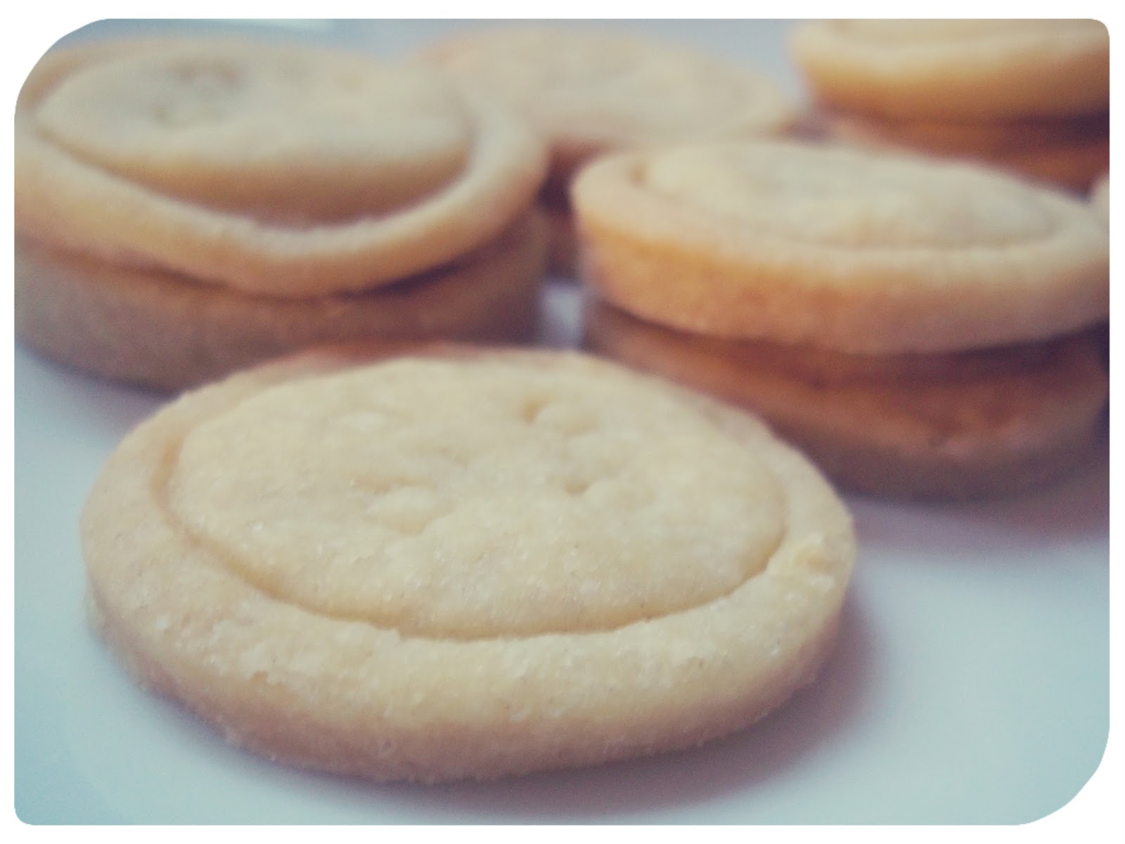 Jo sews: Tiny vanilla buttons