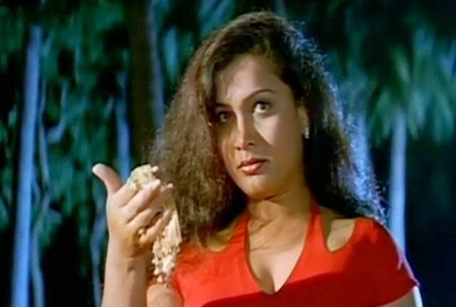 Hunting Actress Mallu Mariya Hot And Sexy Photos