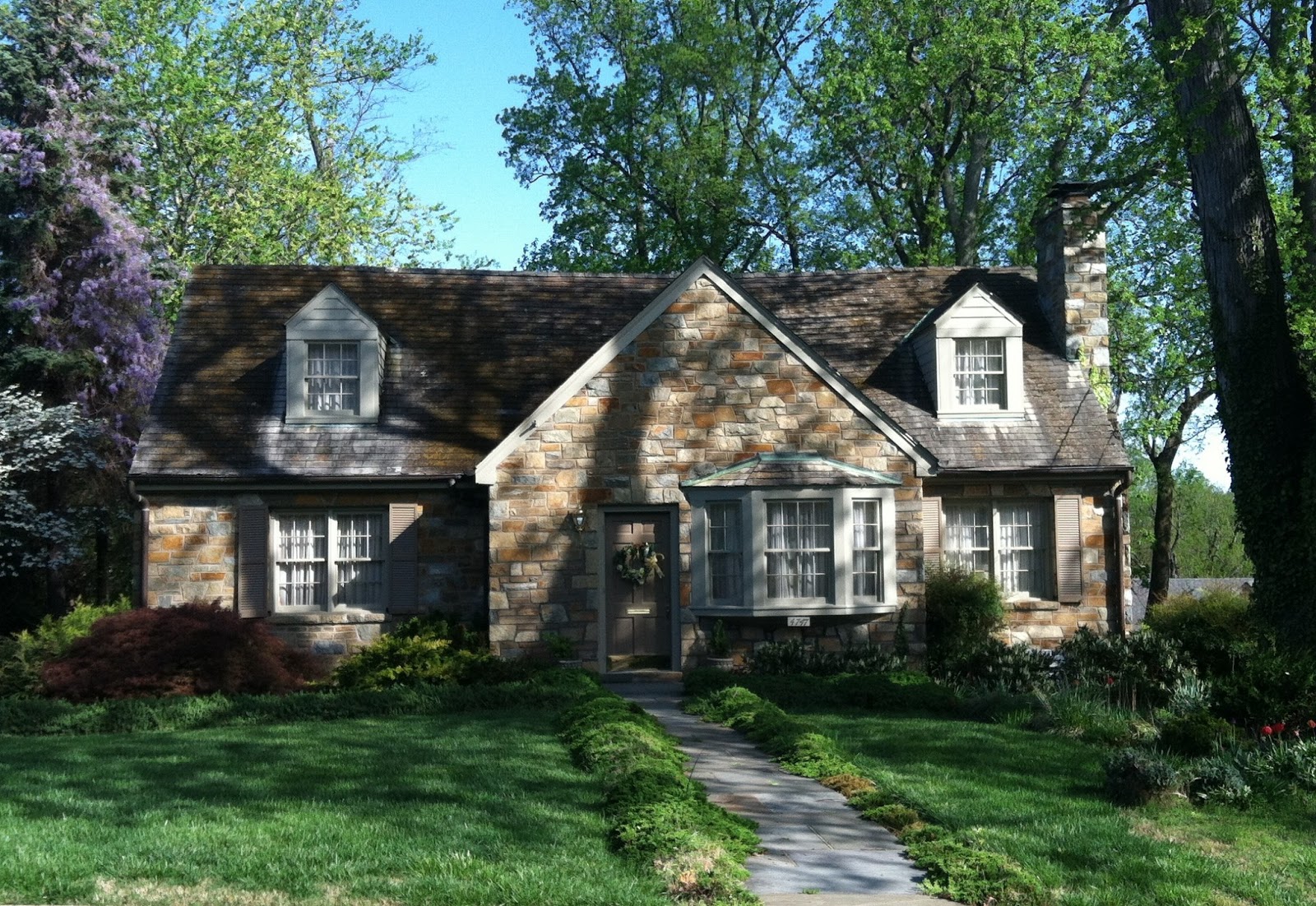 architect design™: A lovely stone house