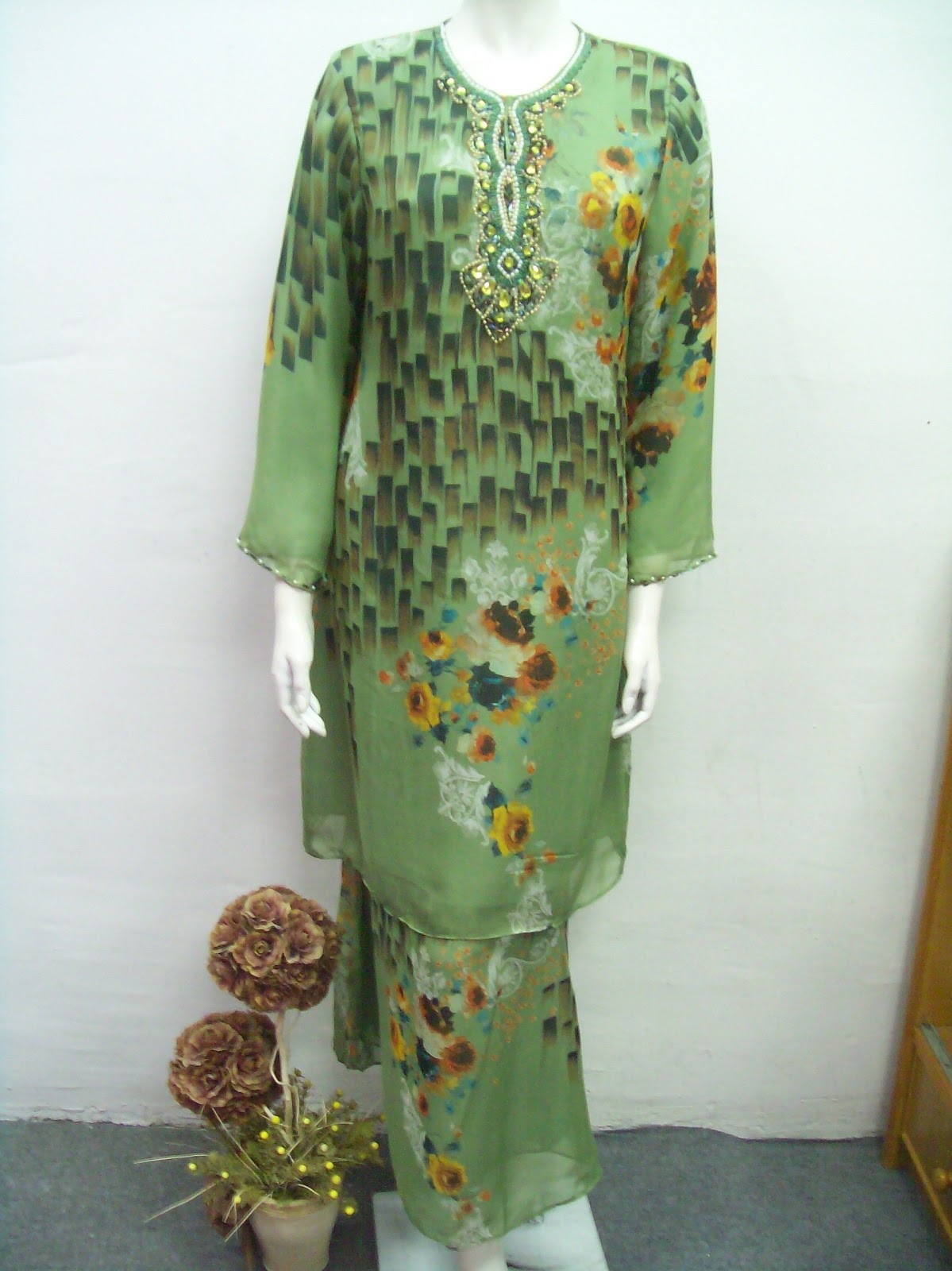 Butik Anggun Pesona: Kurung Moden