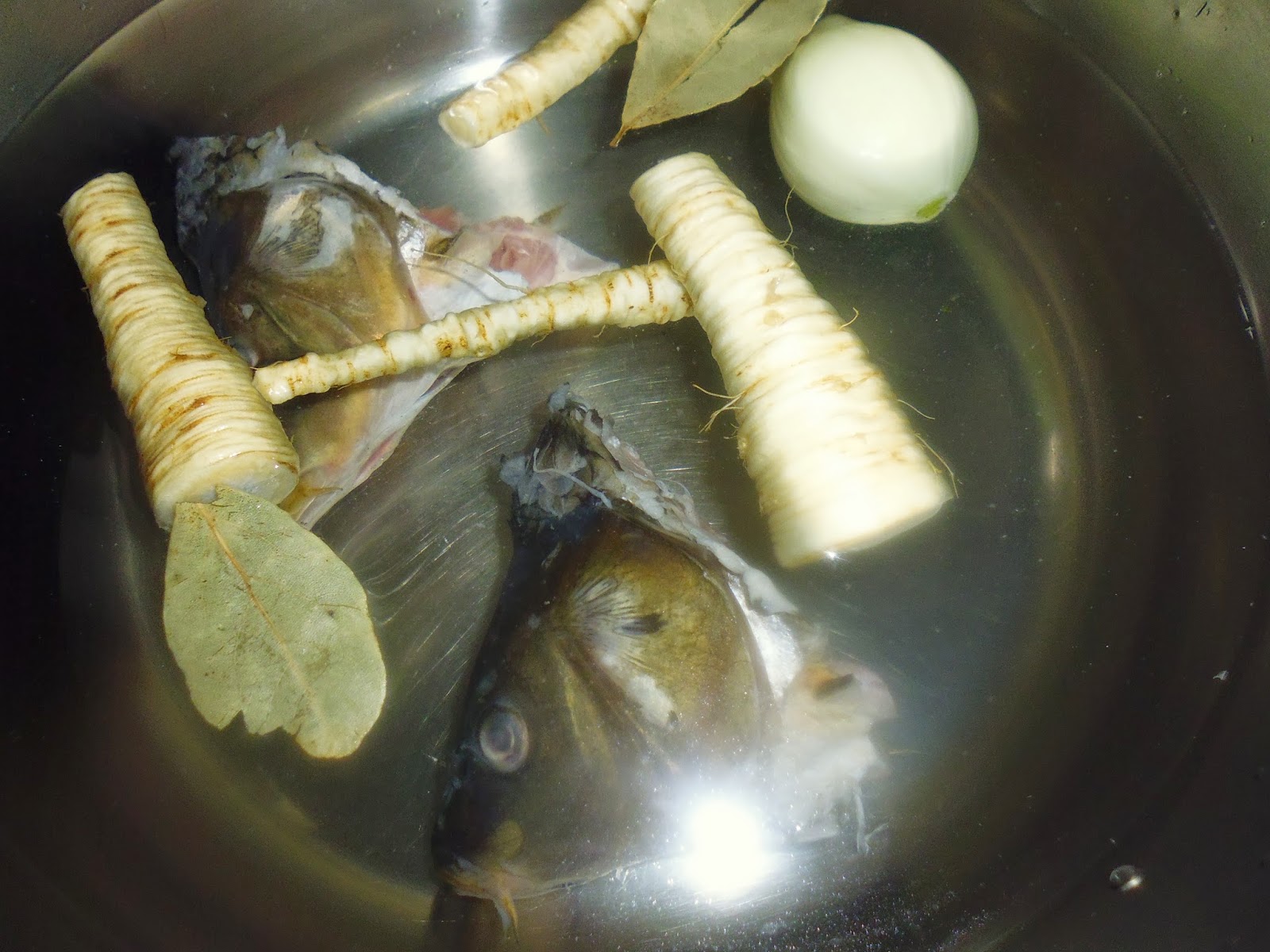 RetetaRitei: Supa din cap de peste