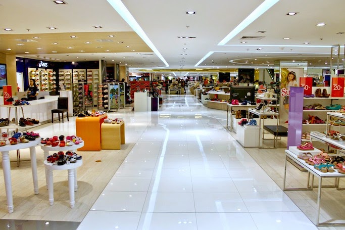 Anagon: Shopping at the SM Shoe City in SM Makati