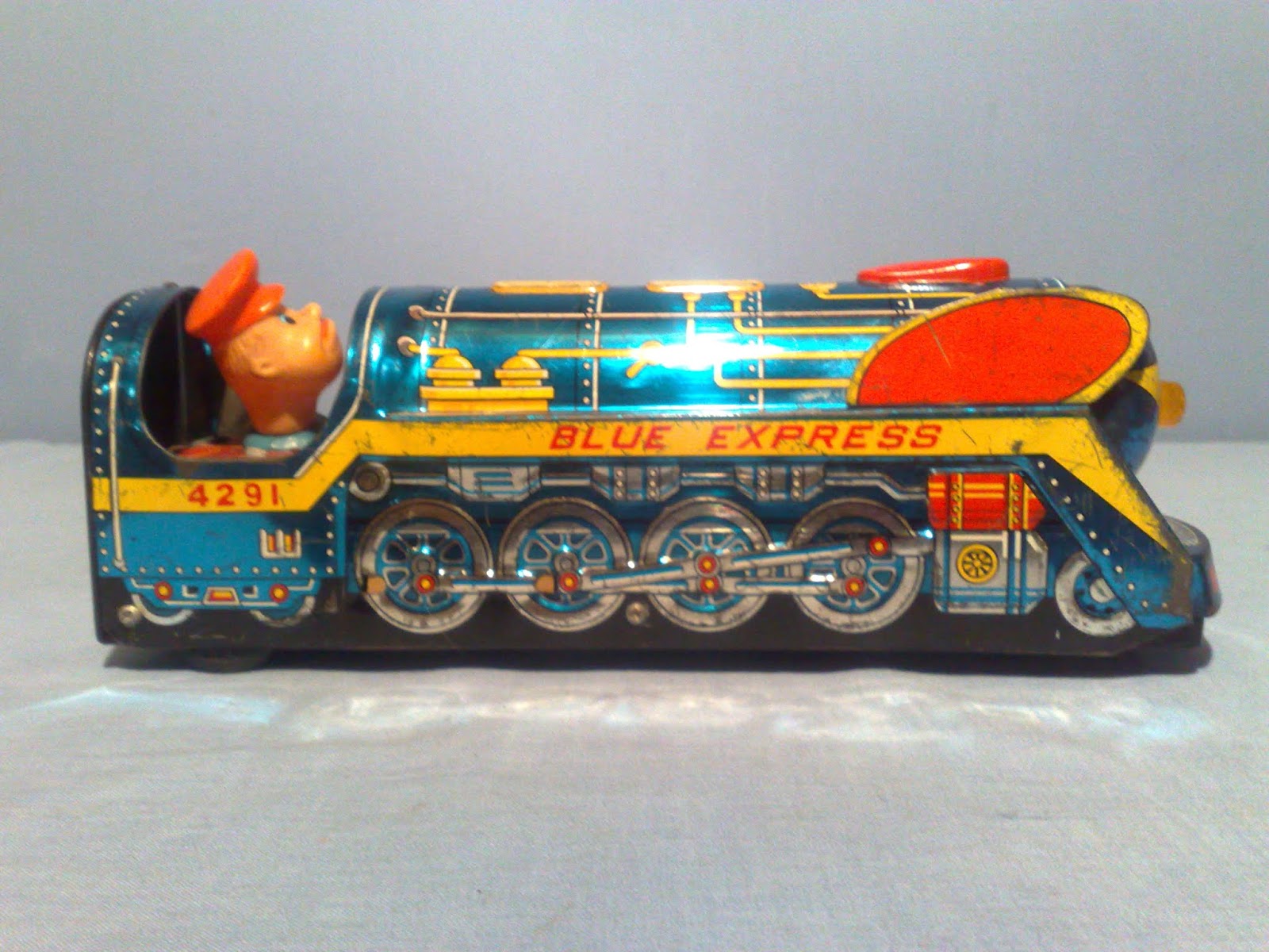 TOM's TECH TOYS: TRAINS LOCOMOTIVES