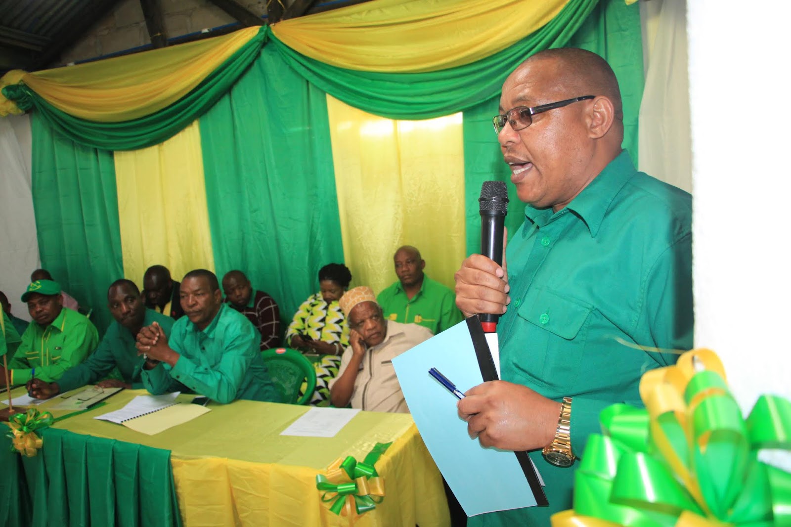 KATIBU MKUU WA CCM, BASHIRU ALI APOKELEWA KWA KISHINDO MKOANI SINGIDA ...