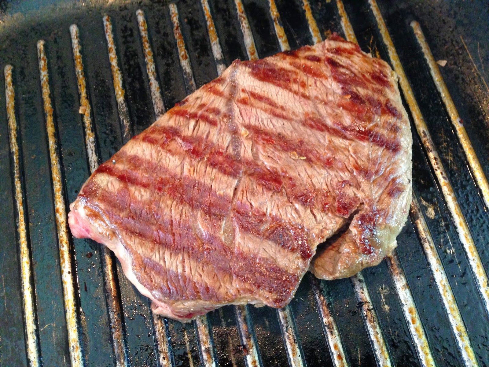 Posta de Vitela com Molho de Pimentos e Azeite