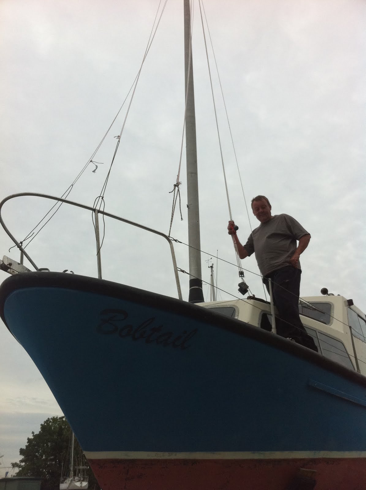 Bobtail's Conversion to Junk Rig: (10) Fitting the mast