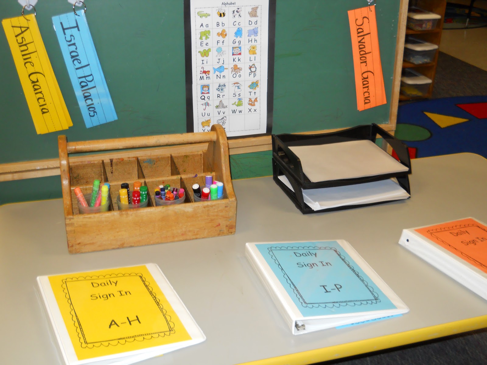 Learning and Teaching With Preschoolers: Daily Sign In Make Over