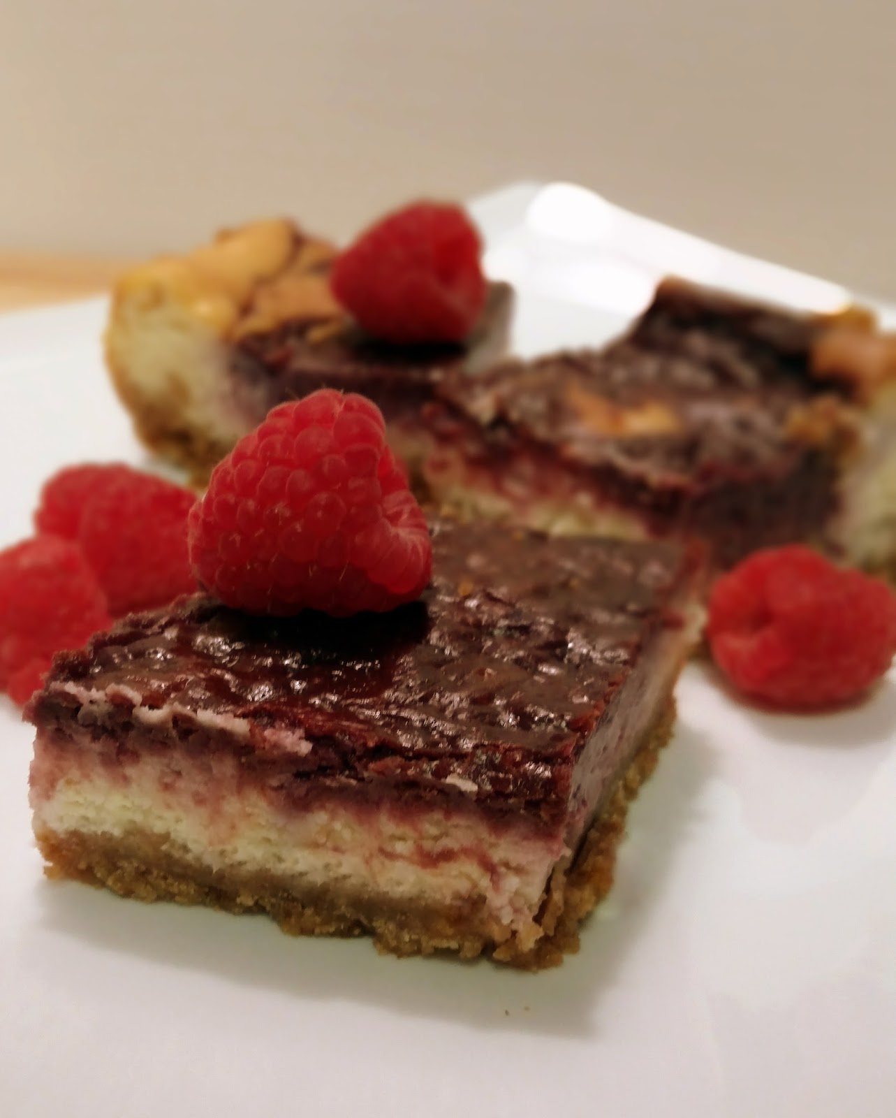 A Bite to Eat: Raspberry Cheesecake Bars