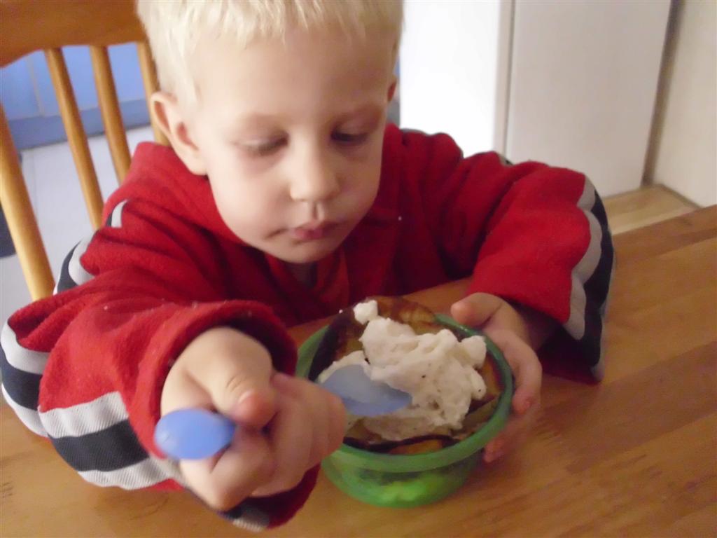 The Do-It-Yourself Mom: DIY Ice Cream Cones: Making Ice Cream Cones ...