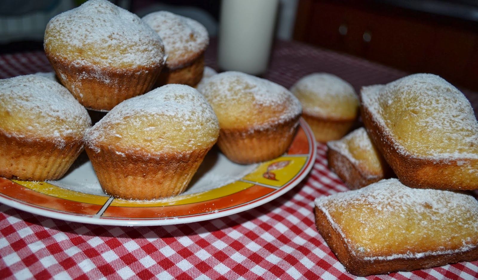 Esti ceea ce mananci: Mini chec-uri cu portocale si merisoare