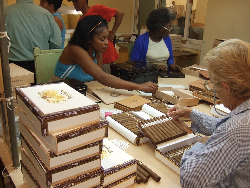 Cuban Cigars, Culture & Lifestyle: H.Upmann cigar factory (Havana)