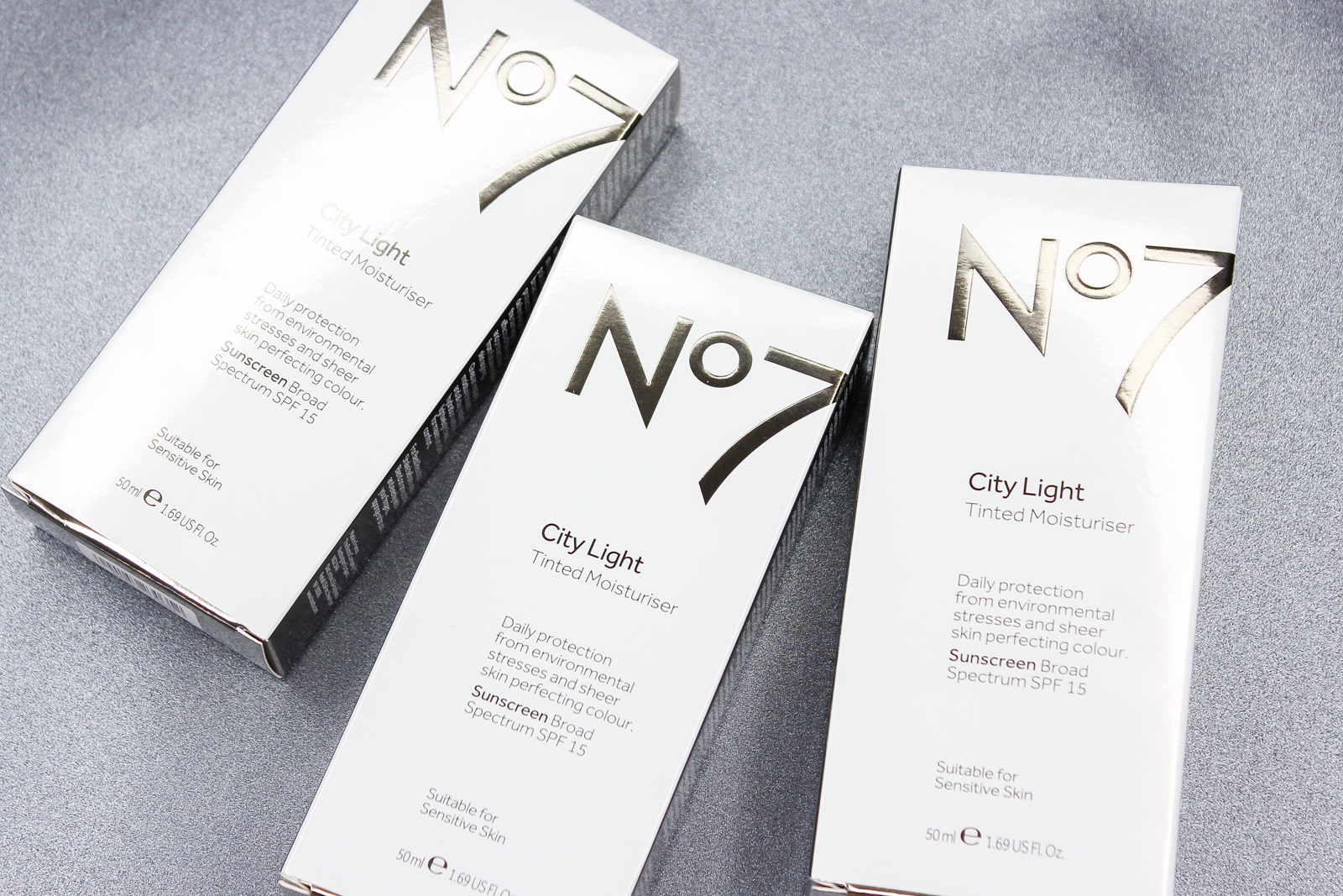 Review│No7 City Light Tinted Moisturizer - Makeup Moment