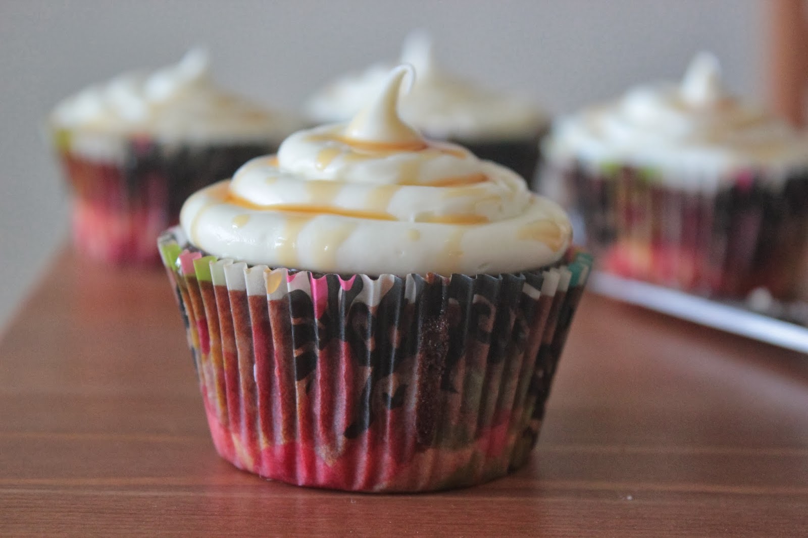 This Girl Can Cook: Black and Tan Cupcakes