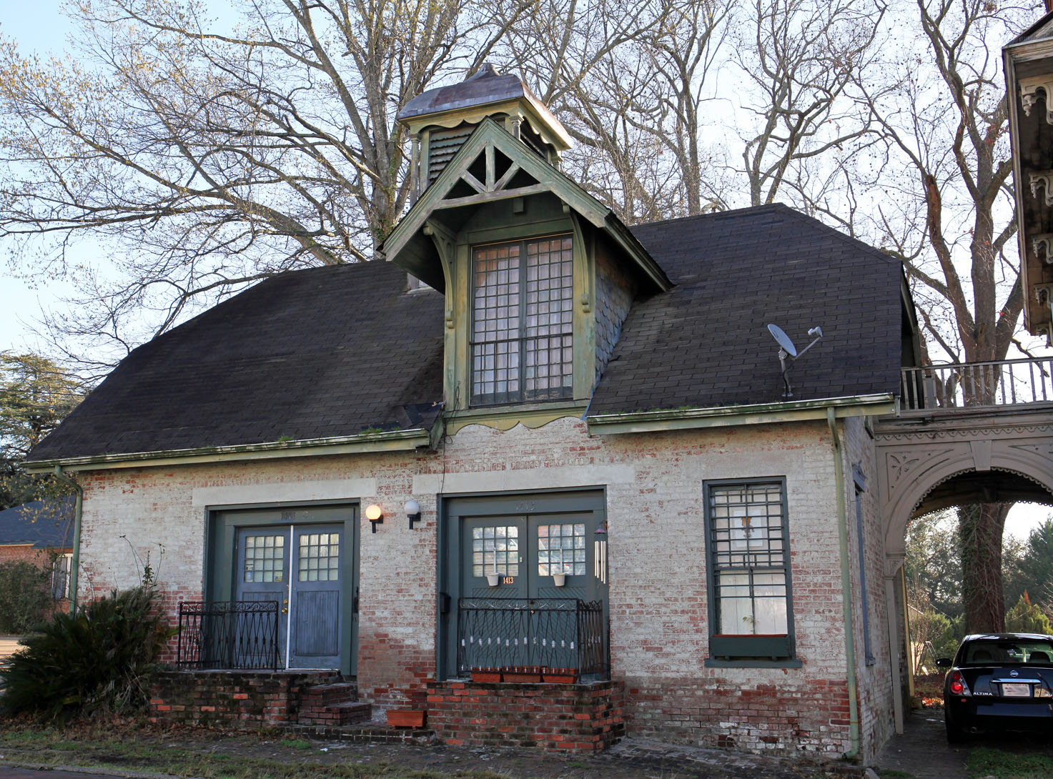 Southern Lagniappe: It's a Beautiful Day in the Neighborhood