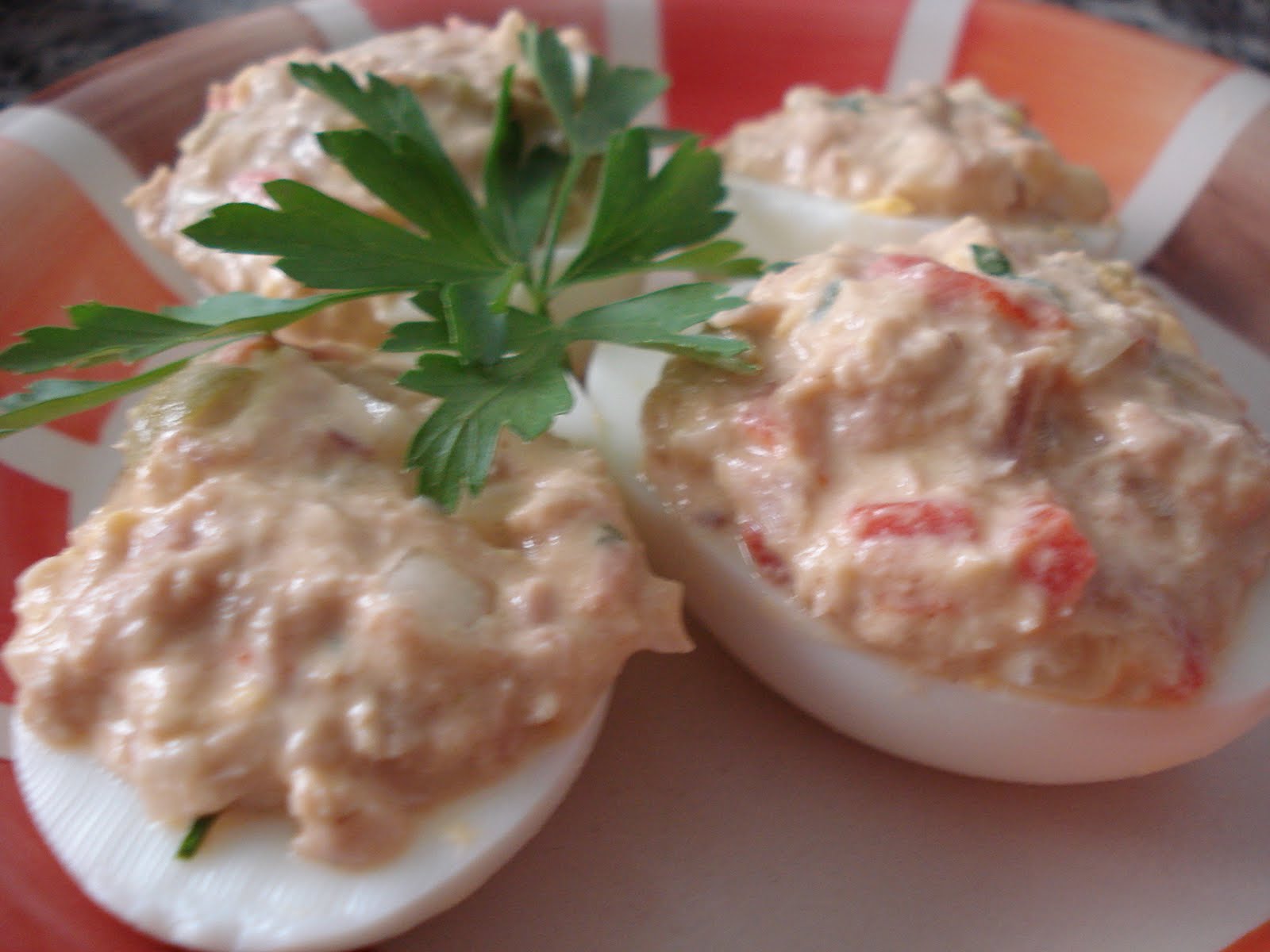 Las recetas de Omy: HUEVOS RELLENOS