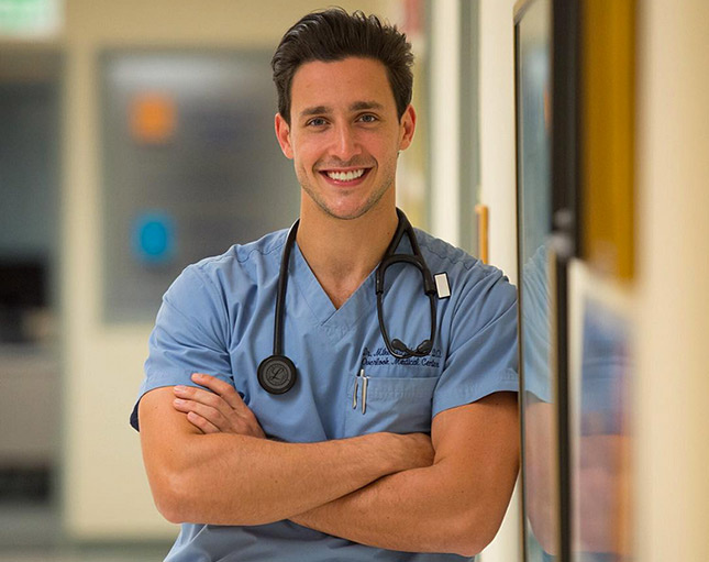 Conoce a los doctores mas sexys que atienden a domicilio, te darán ...