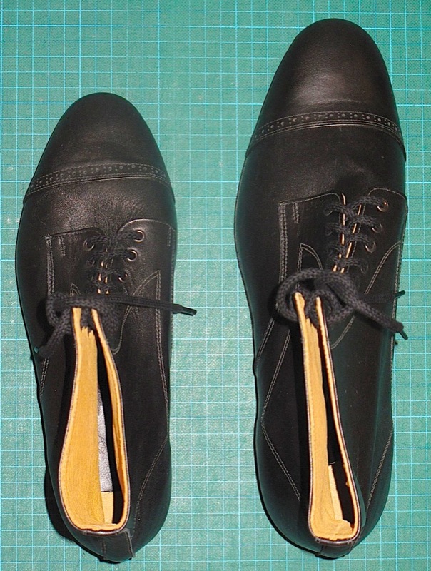 Making My 11th Doctor Costume: boots - Boots - BOOTS!