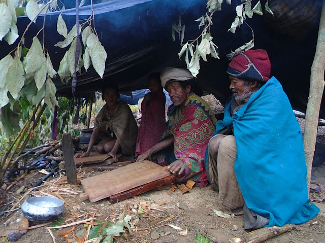 Raute : Nomads of western Nepal (Photo feature)