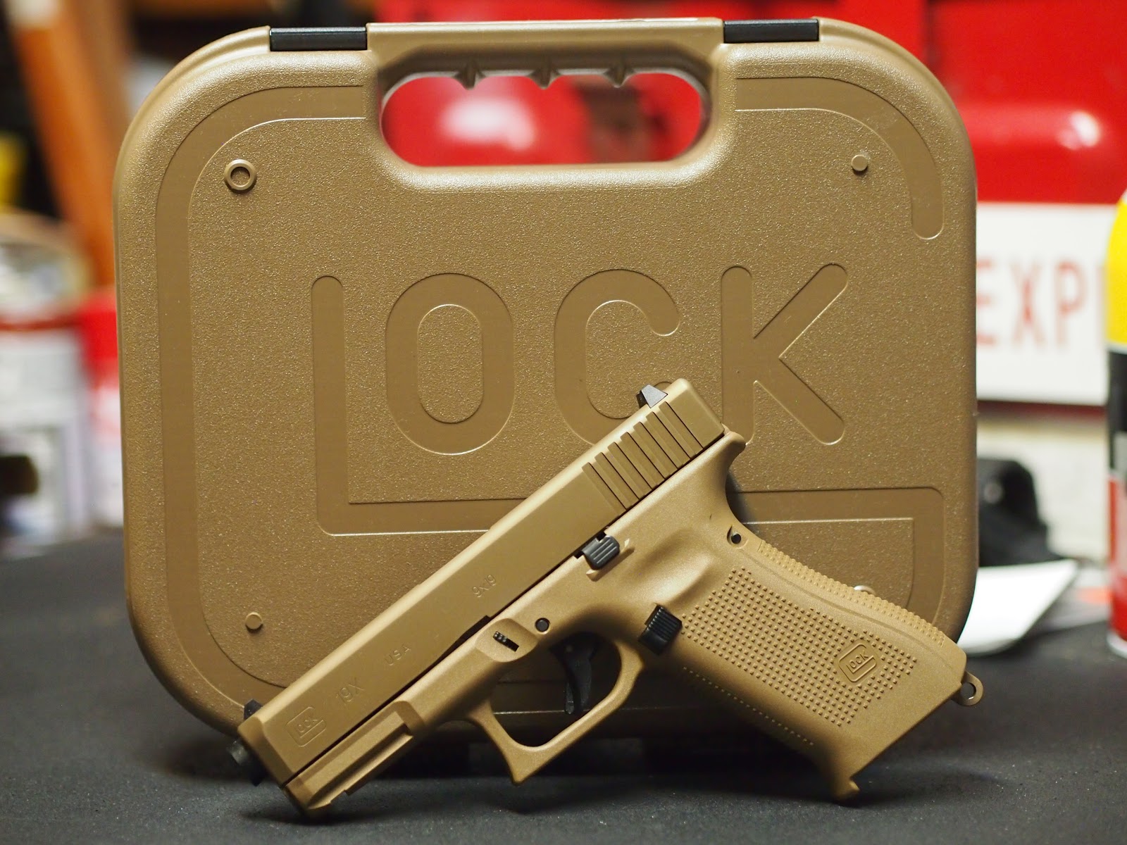 Mister Donut's Firearms Blog: Glock 19x Canadian version