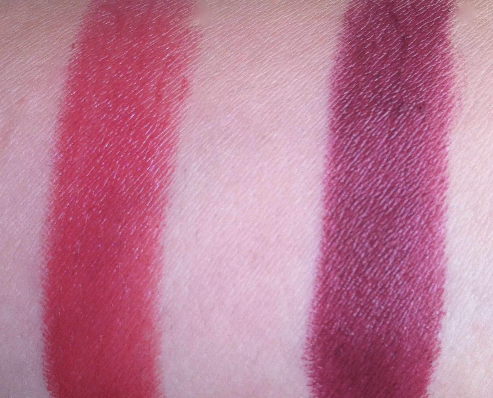 Lipstick Maniac: Revlon Colorburst Lipstick Review & Swatches