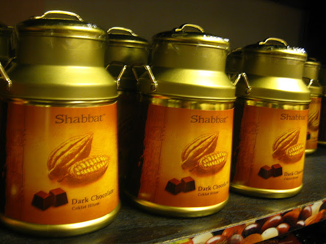 The Walking Tripod: Malaysia - Beryl's Chocolate Kingdom