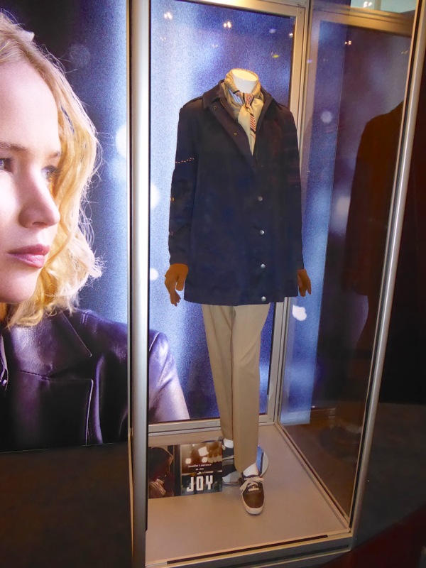 Hollywood Movie Costumes and Props: Jennifer Lawrence Joy movie ...