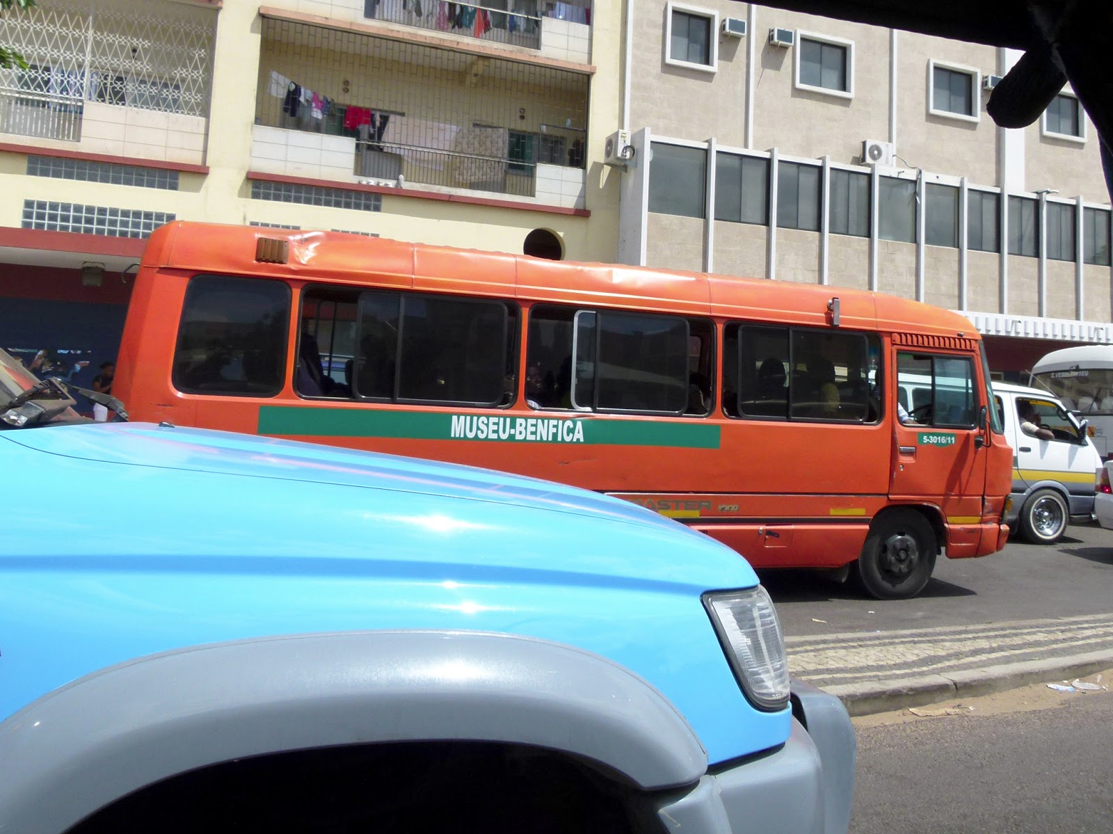 Cor e Pinceladas: Moçambique (4) - Machimbombos