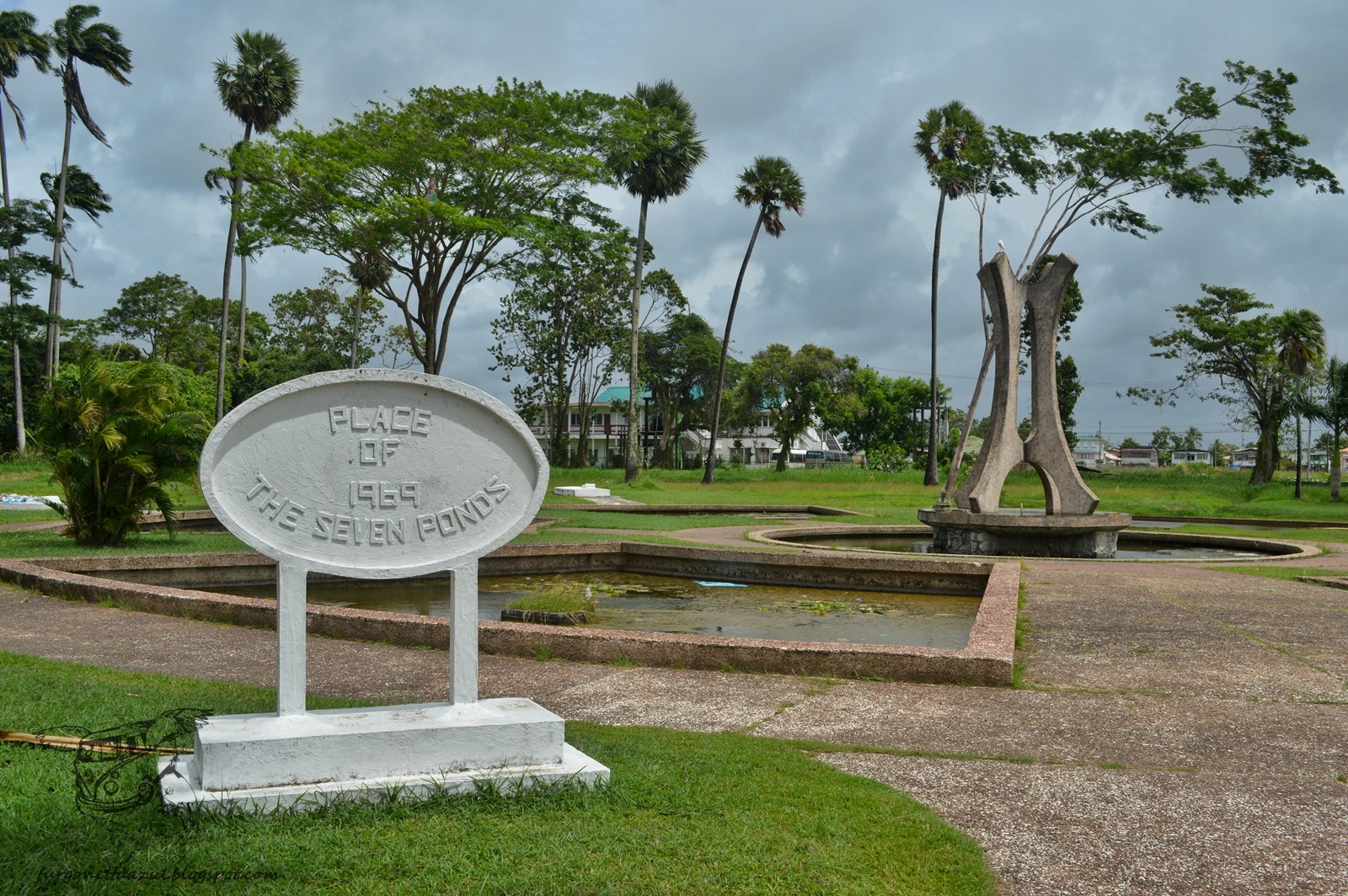 FURGONETA AZUL: GEORGETOWN, CAPITAL DE GUYANA.