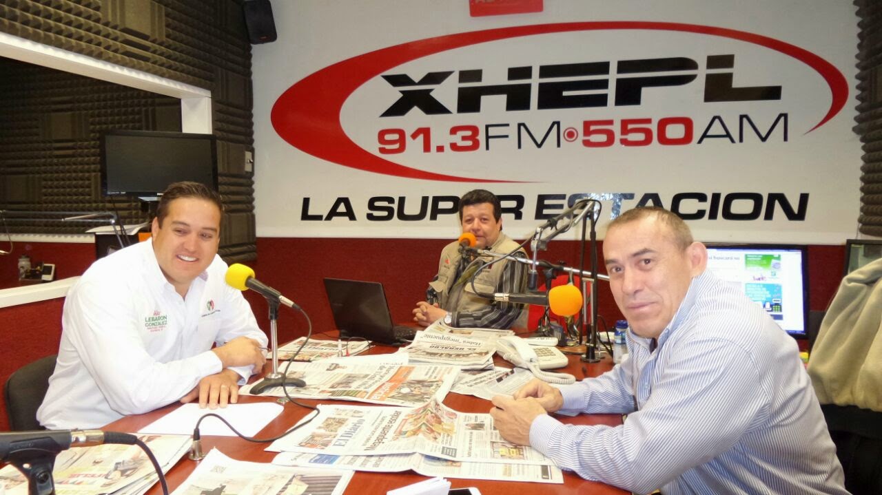 Entrevista de radio a Alex Lebarón González en la XEPL