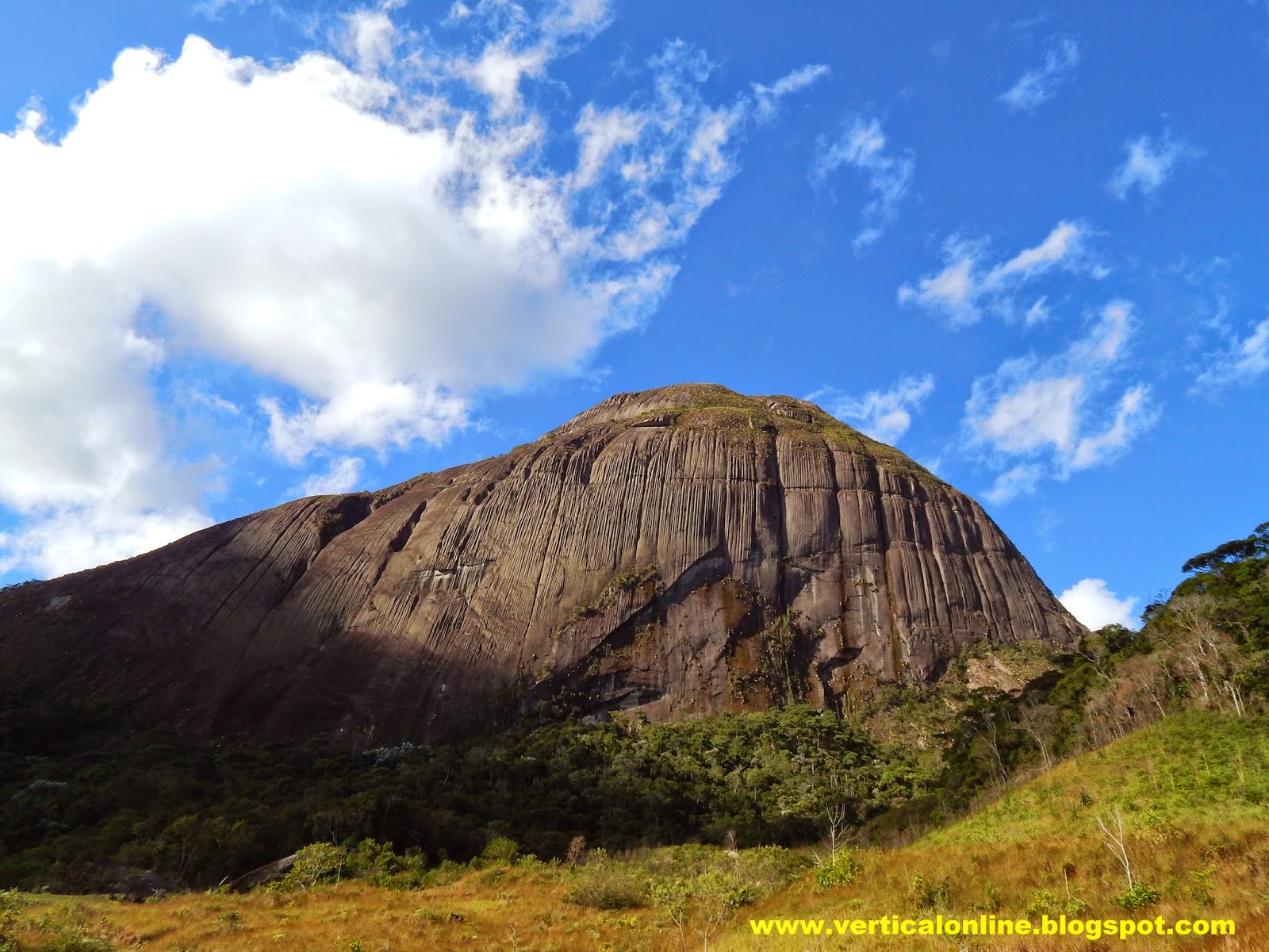 VERTICAL ONLINE: Trilha da Pedra Riscada - Lumiar