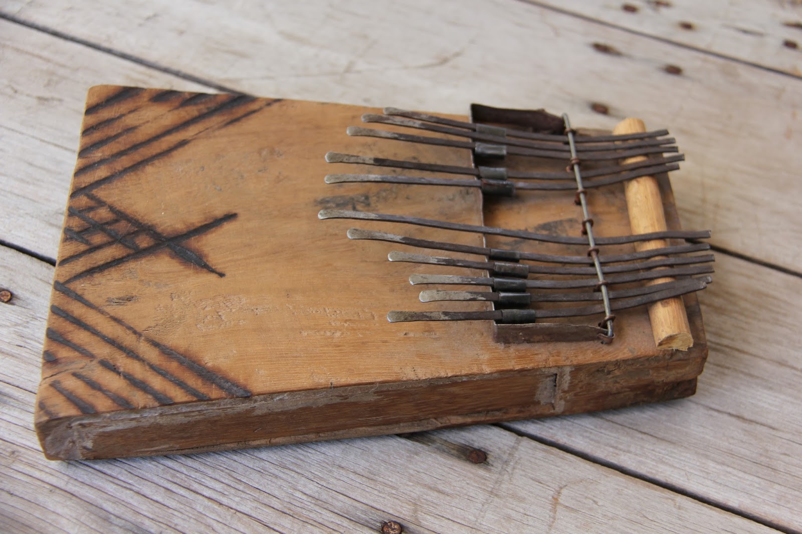 A Piece of Africa Holiday Project!: #91 Akadongo (Thumb Piano) From Uganda