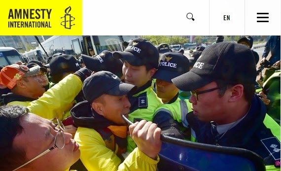 SNSenglish: [기사 번역] 세월호 추모시위 기습단속은 희생자들에 대한 모독 (Clampdown against Sewol ...