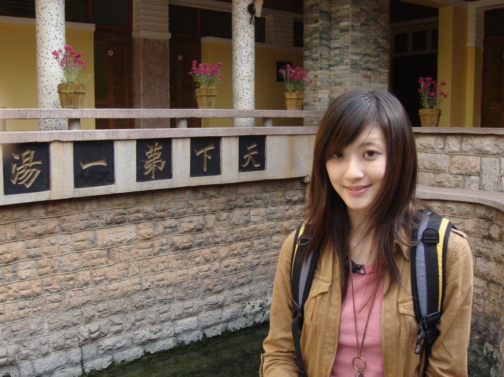 INDIAN HOT CELEBRITIES LIFESTYLE: Shara Lin, Taiwanese “one girl band”