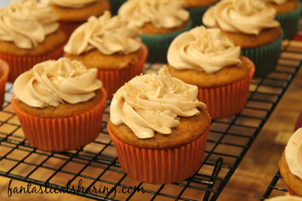 Fantastical Sharing of Recipes: Pumpkin Cupcakes with Maple Rum Frosting