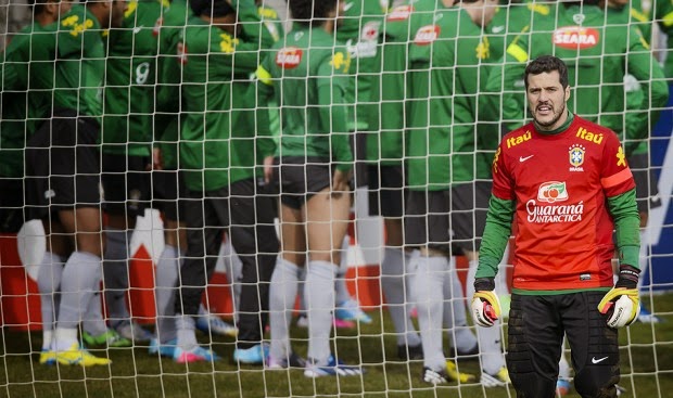 Júlio César: Scolari comenta contratação do Benfica O Mundo Dos Guarda ...