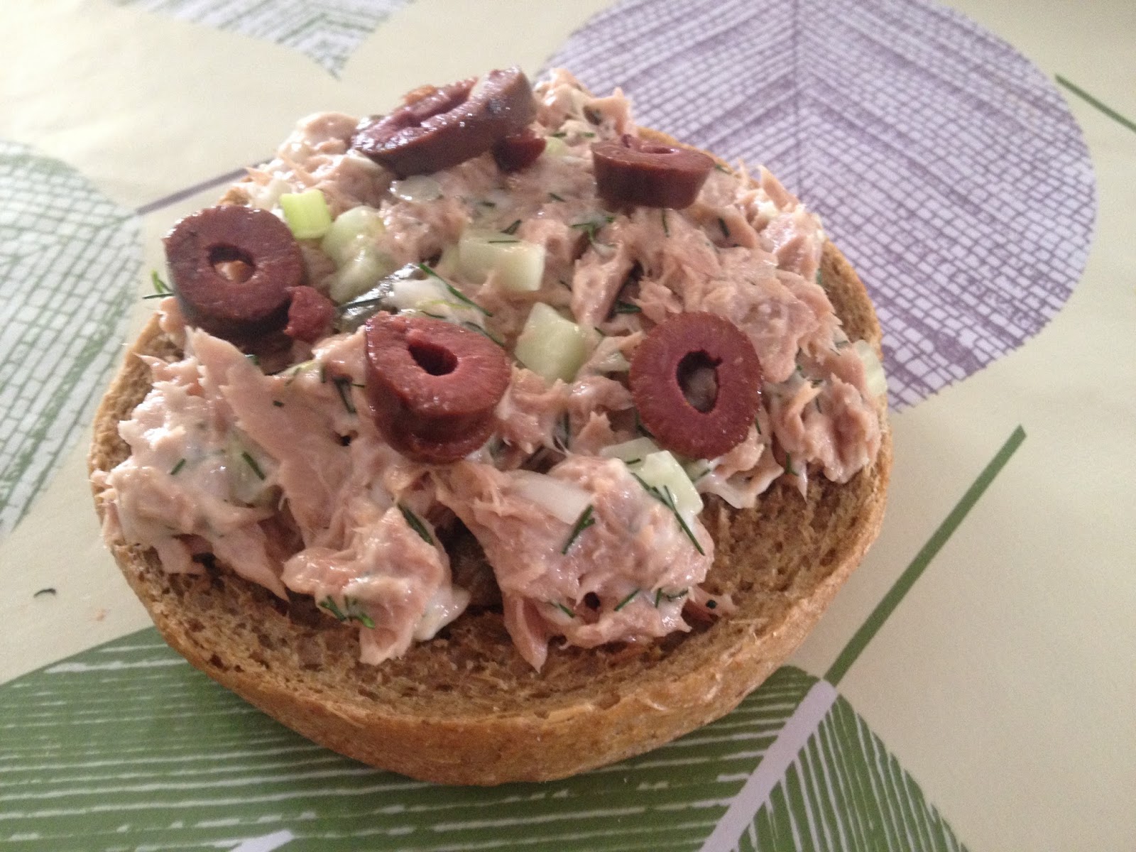 Hellenic "Recipes": Cretan "Ntakos" (kritikos ntakos)