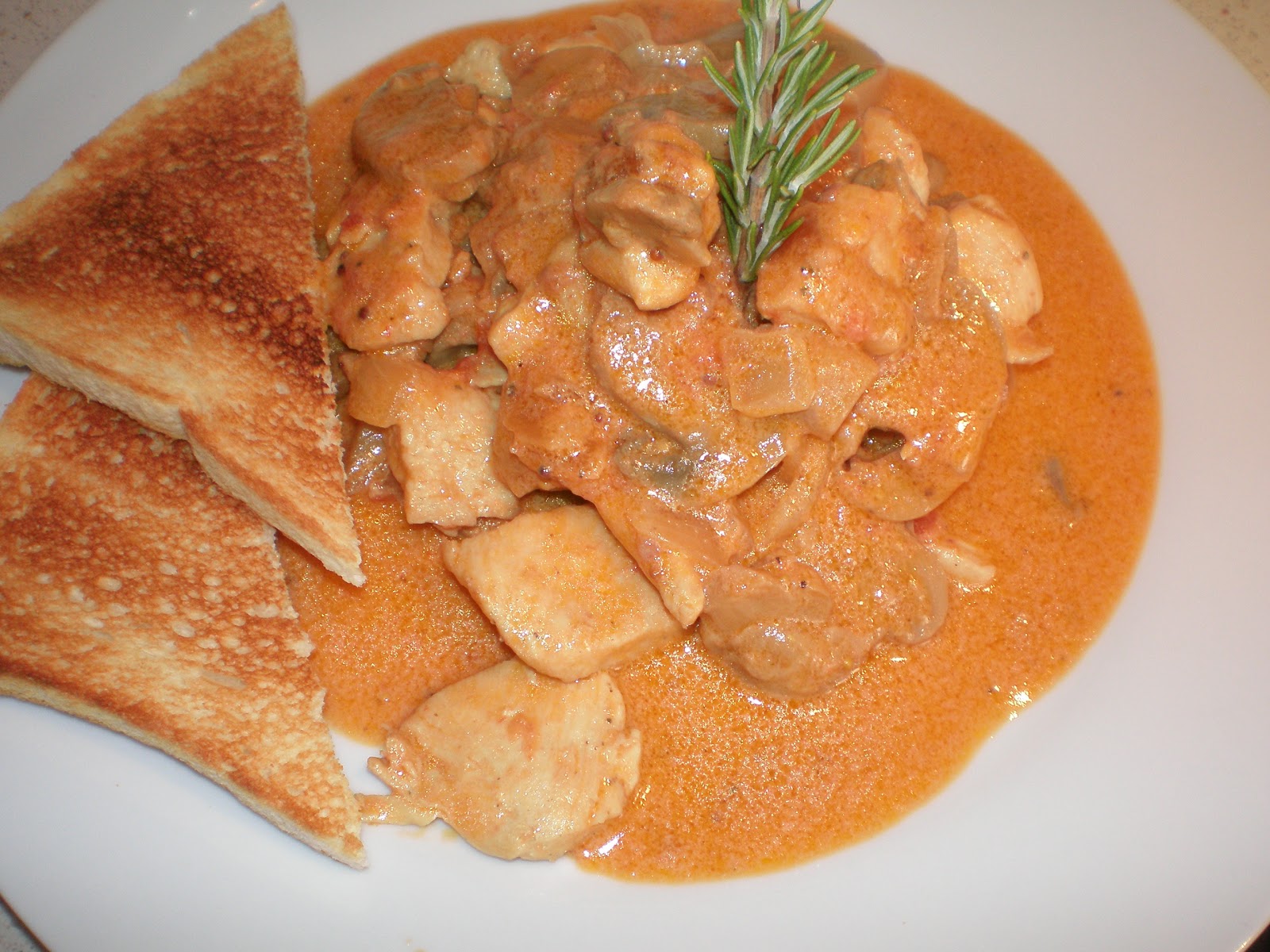 cocinaros: Pollo al Strogonoff