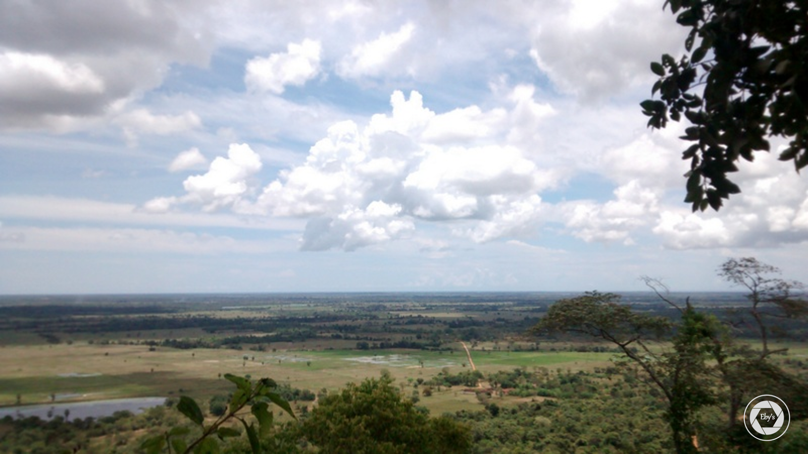 A Closer look at the famous Thoppigala Rock: a Sri Lankan War ...